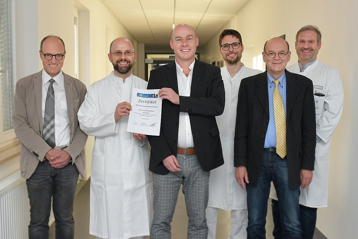 Gemeinsam gegen Erkrankungen und Tumoren der Schädelbasis - MKG ...